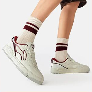 李宁男子COMMON80s软弹板鞋