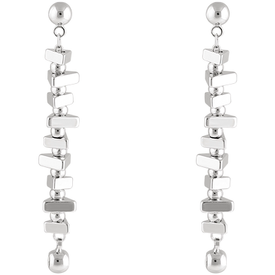 ona碎银几两两戴耳环女