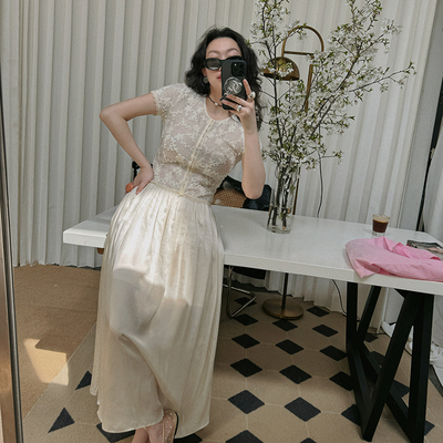 蕾丝盘绣法式仙气连衣裙