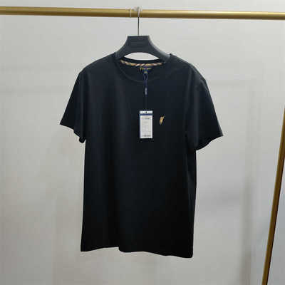 简单大方小马刺绣标男女同款上衣