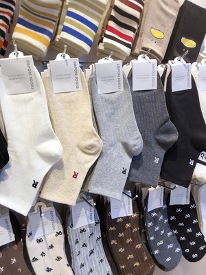 EMPOLE韩国进口女袜字母R中筒透气学院风初秋透气新款棉袜6066