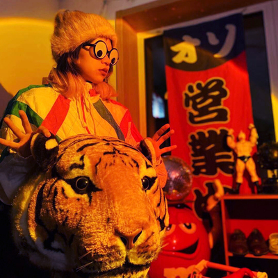 美产复古元年几何拼色霹雳运动服