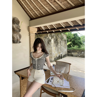 限量【爱丽丝】lace少女香气~人见人爱的莱赛尔U领花边条纹上衣