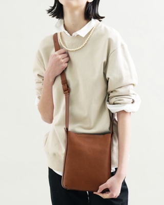 日本购直邮 genten 单肩斜挎包 牛皮 25/12 44026