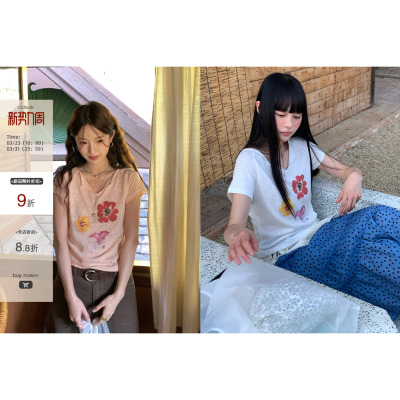 CCKOK彩色花朵V领雪花棉短袖T恤