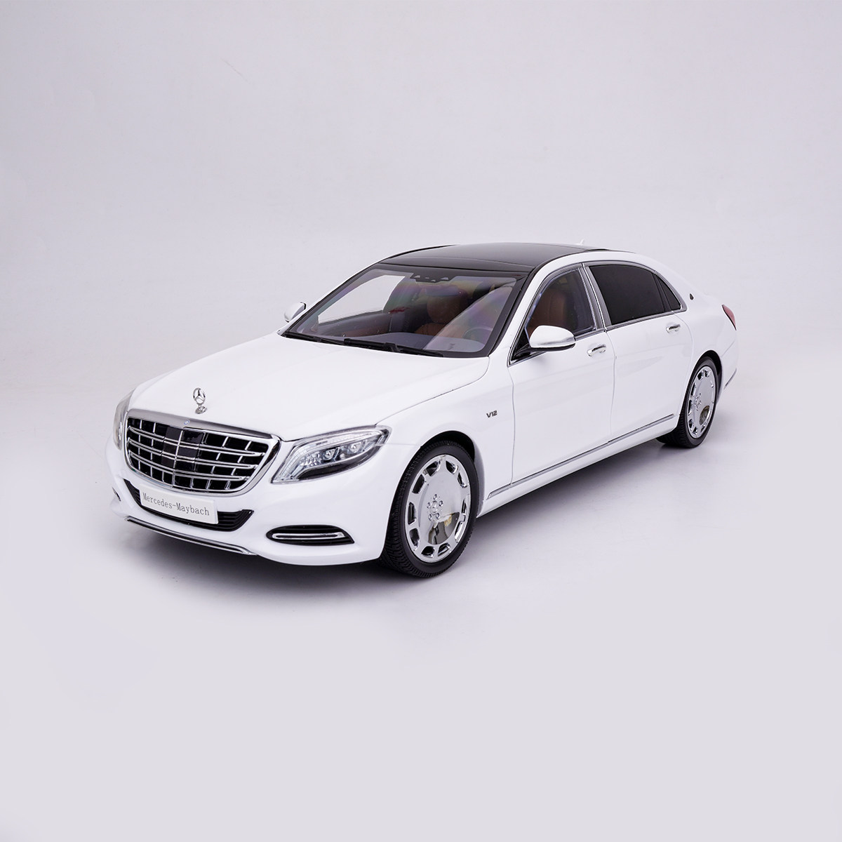Almost real似真1/18 奔驰迈巴赫S600 仿真合金汽车模型 收藏礼品