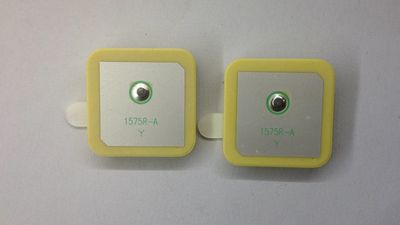 陶瓷片天线25*25*4mm/1575R-A/无源天线/1575.42MHZ 中间焊针