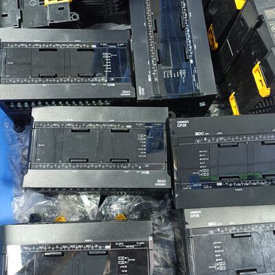 龙PLC  CP2E-N40DT-D 成色漂亮功能包好