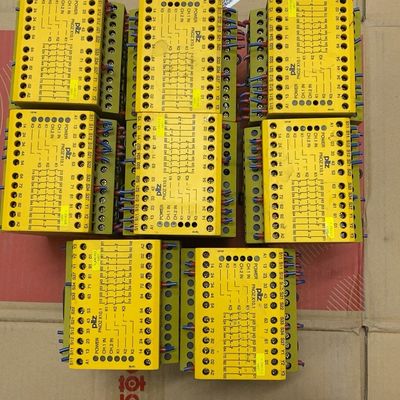 PNOZ X10.1 774749 8台  PILZ皮尔兹安