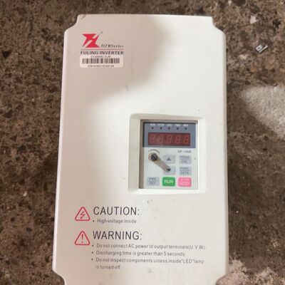 变频器D130B003.7L4A 3.7KW 380V三