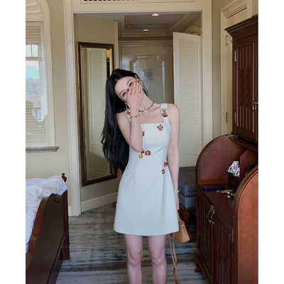 徐琳mini亮片刺绣立体花吊带裙