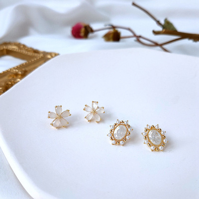MoreSuitable轻奢s925银针镀14K真金锆石小香风耳钉简约小花耳饰