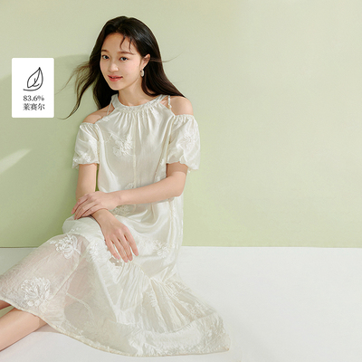 【一秒入夏】茵曼夏季度假风莱赛尔刺绣露肩连衣裙女温柔浪漫长裙