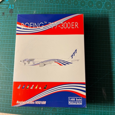 Phoenix Boeing 777-300ER N5016R 环球原厂彩绘 首架77W ph 1/40