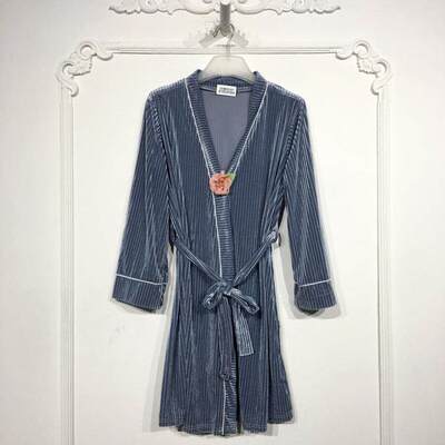 鱼系列 8182S084 时尚短款外套品牌女装折扣颦薪