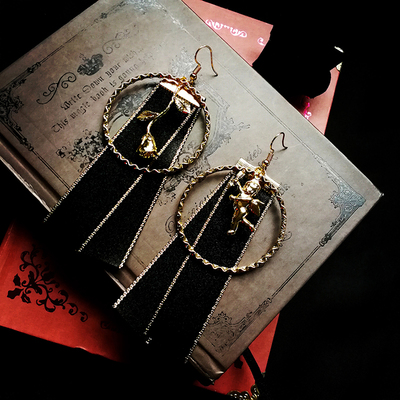 摇滚风金色玫瑰天使丝带耳环