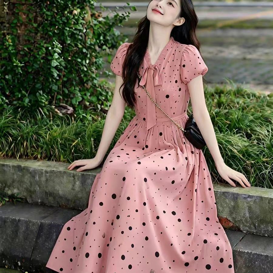 法式粉色波点短袖连衣裙女2026夏季新款绝美小众不撞款显瘦长裙子