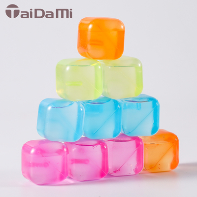 方形冰块塑料可循环使用降温冰镇可乐威士忌冰球炫彩冰粒家用冰格