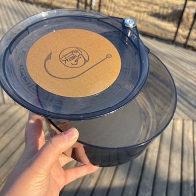 加深散炮拉饵盘黑坑全磁饵料盒透明钓椅箱通用强磁开饵盘（XK)