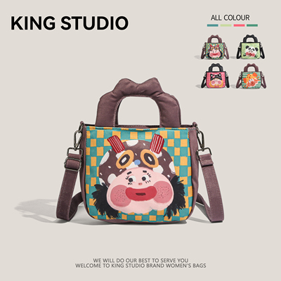 个性搞怪插画可爱丑萌女孩水桶包