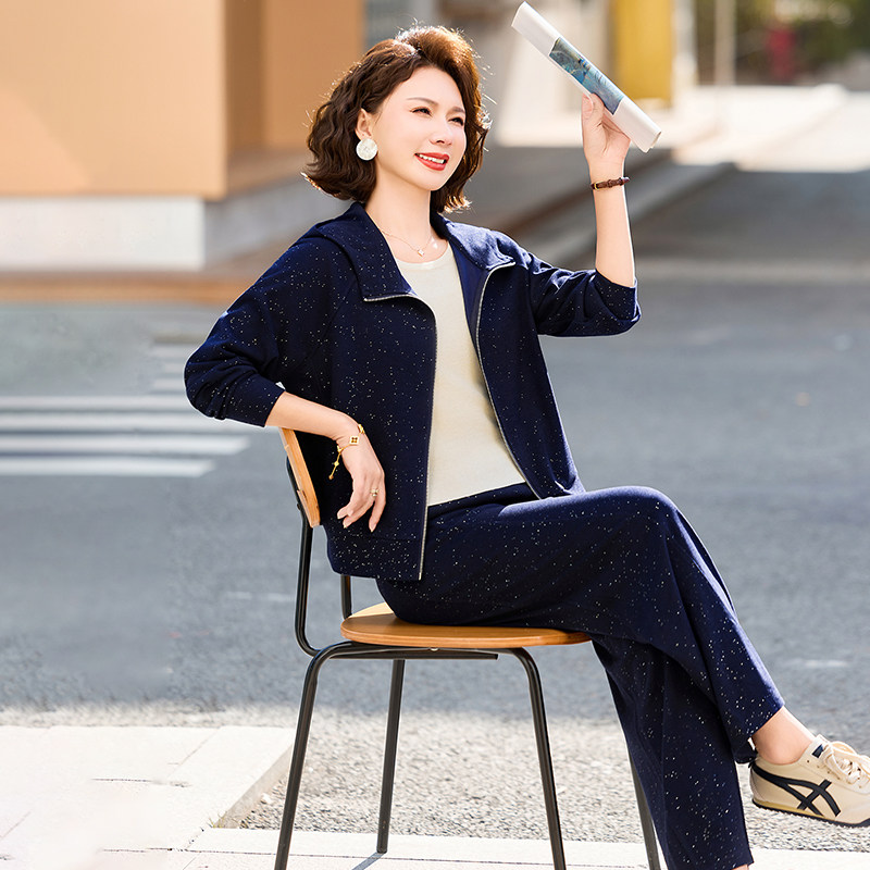 运动通勤风妈妈春装两件套中老年女装显年轻高档外套长裤套装