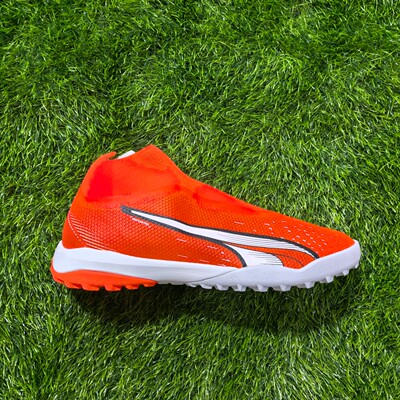 PUMA ULTRA TT碎钉无鞋带人草中帮中端成人橘色足球鞋 107245-01