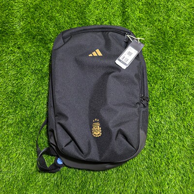 Adidas阿根廷国家队2024运动休闲双肩包足球球迷运动装备包is0544