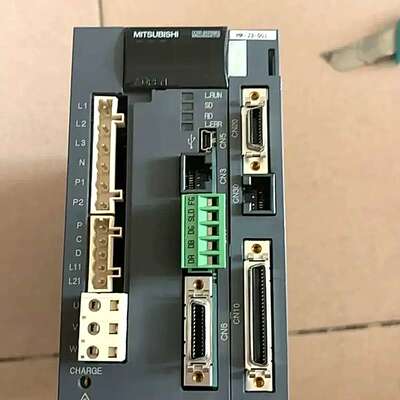 [议价可修]三菱MR-J3-70T-S128T029 带MR-J3-D0