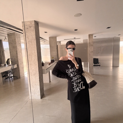 摩登197一字肩字母T恤女春新