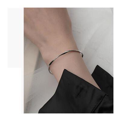 Silver beetle mobyusse plating silver bracelets.