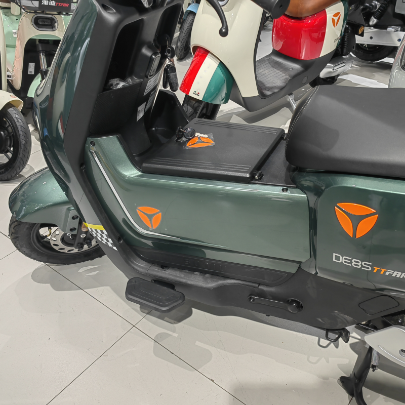 雅迪冠能DE8S/DE3/FX5/FX6原厂中置箱上踏板箱储物箱中箱_虎窝淘