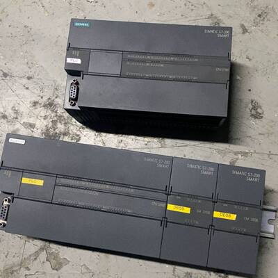 可维修西门子 PLC SR60 ST60 各一个 图上东西议价