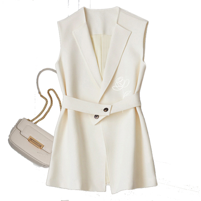 春季时髦显瘦系腰带马夹