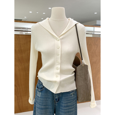 Ju显瘦修身大翻领排扣薄款针织衫