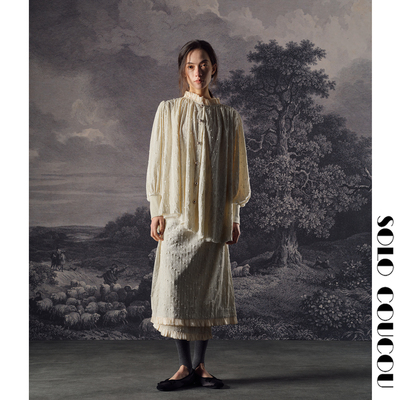 索乐贝母白绒刺绣灯笼袖套装