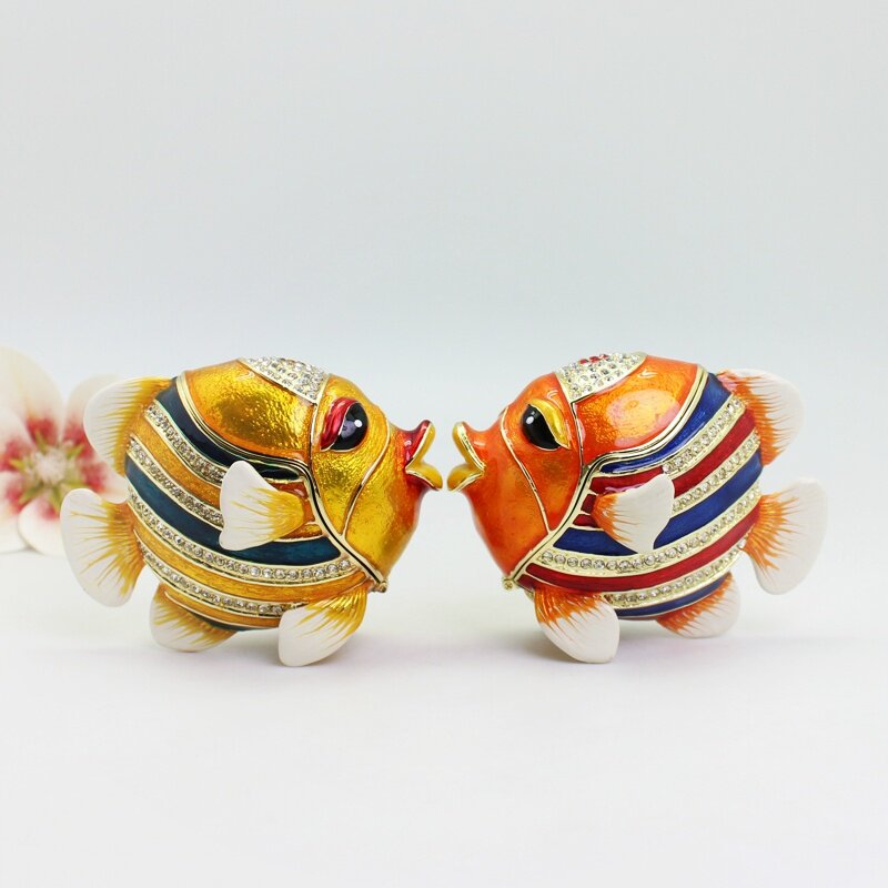 珐琅彩金属工艺品创意家居小摆件亲亲鱼手工彩绘小饰品可收藏装饰