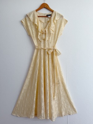 奶油米黄Dawn Joy Fashions 的透明蕾丝洋装，1980ｓvintage