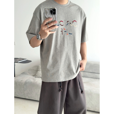 韩系小众设计感刺绣T恤男宽松