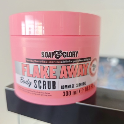 现货英国Soap Glory Flake Away 光亮蜜糖身体磨砂膏300ml去角质