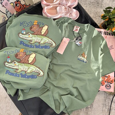 后背卡通刺绣印花宽松短袖T恤女