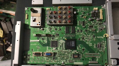 日立P32E102C主板 FW3-32-MAIN PWB JA31172 屏FPD32PH3U-411