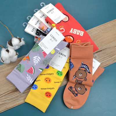 鹿人女式中长筒潮袜卡通提花袜子