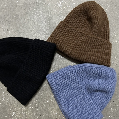 手缝红色皮标羊毛针织帽线帽