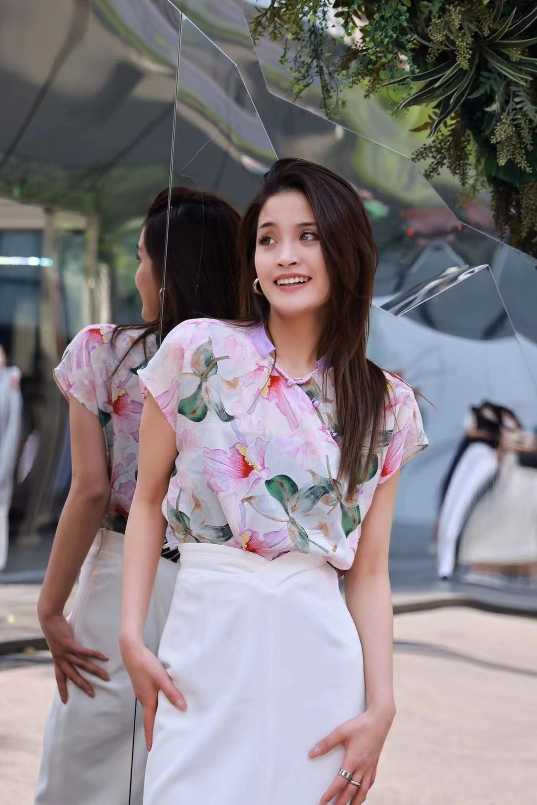 2023夏高档欧货真丝精致盘扣短袖上衣蚕丝印花气质女装_虎窝淘