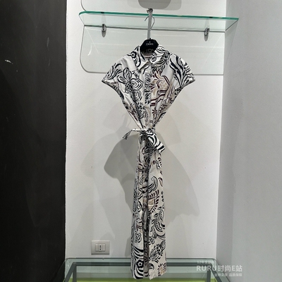 休闲一步裙棉印花单排扣连衣裙