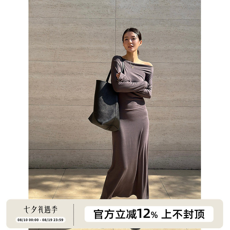 SOTHEA 醋酸纱线_2026年春季优雅一字领收腰长袖针织T恤连衣裙