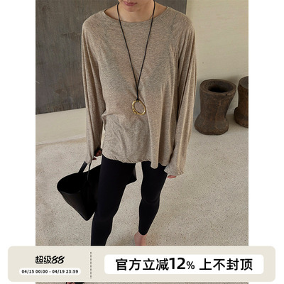 SOTHEA 2026年春季柔垂棉质極简复古色调宽开领插肩袖慵懒长袖T恤