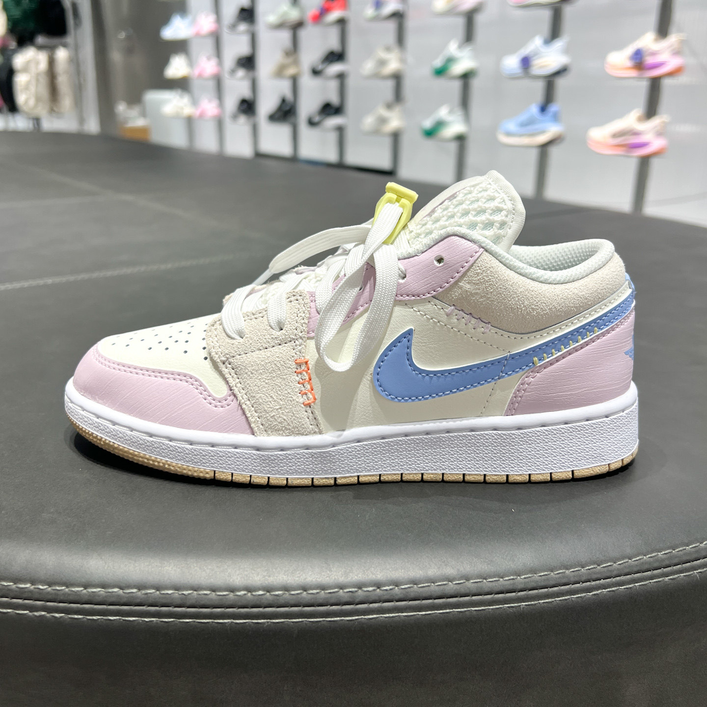 NIKE耐克童鞋2026秋新款JORDAN AJ1马卡龙粉蓝拼色板鞋IW2019-141