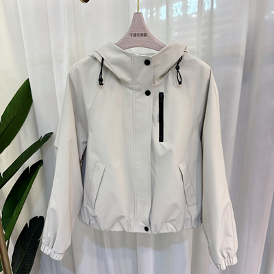 S26CW001外套女冲锋衣连帽上衣