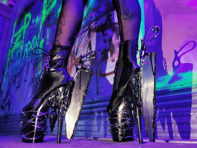 钢刺尖刺铁丝厚底平台高跟鞋靴子